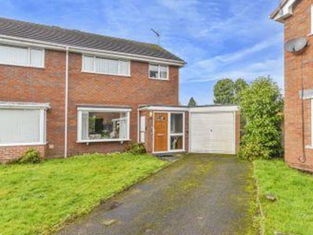 3 Bedrooms Semi detached house for sale in Briar Close, Yarnfield, Stone ST15