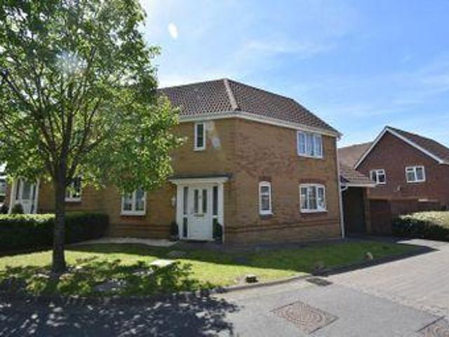3 Bedrooms Semi detached house for sale in Britton Gardens, Kingswood, Bristol BS15