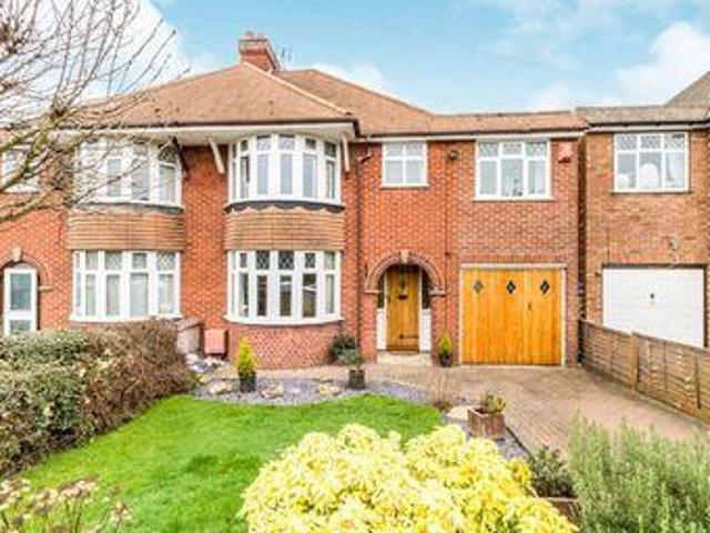 3 Bedrooms Semi detached house for sale in Brockenhurst Avenue, Maidstone ME15