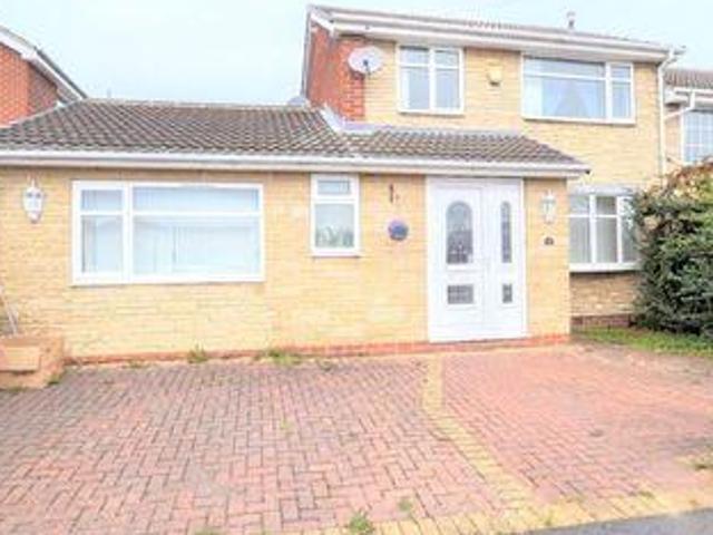 3 Bedrooms Semi detached house for sale in Brocklehurst Avenue, Barnsley S70