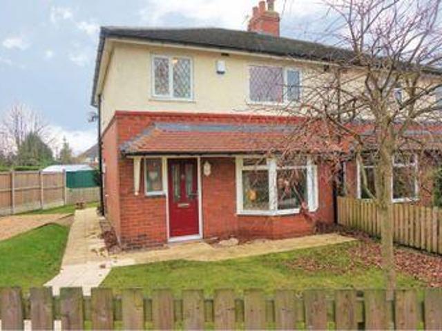 3 Bedrooms Semi detached house for sale in Broadgate Walk, Leeds LS18
