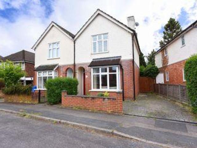 3 Bedrooms Semi detached house for sale in Brookwood Road, Farnborough GU14