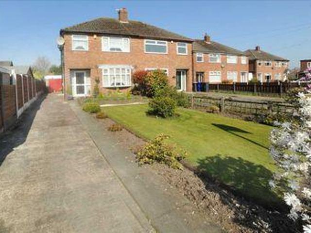 3 Bedrooms Semi detached house for sale in Brook Grove, Irlam, Manchester M44