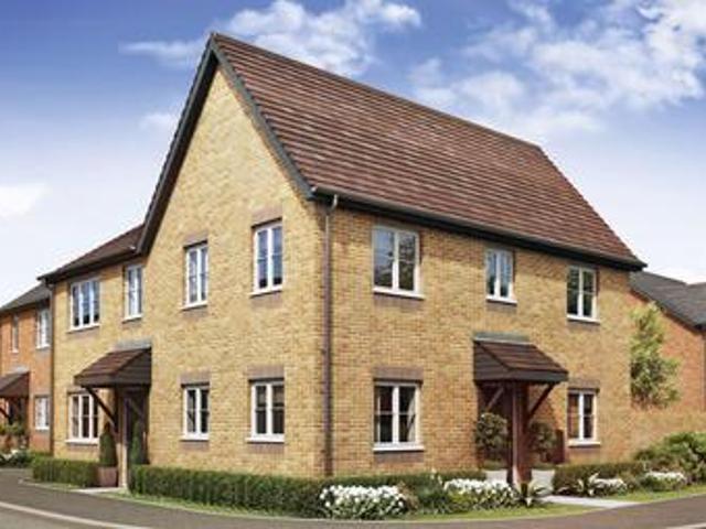 3 Bedrooms Semi detached house for sale in Brook Farm Drive, Malvern, Worcestershire WR14