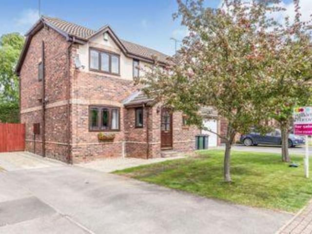 3 Bedrooms Semi detached house for sale in Brooklands, Maltby, Rotherham S66