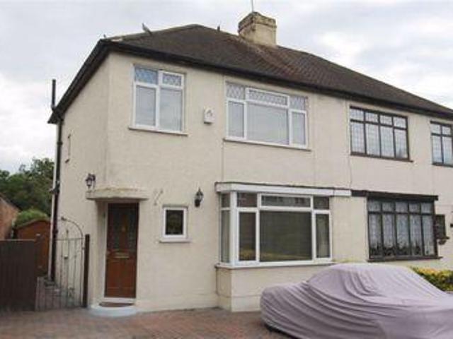 3 Bedrooms Semi detached house for sale in Butlers Drive, London E4