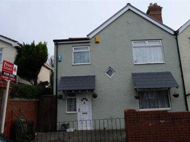 3 Bedrooms Semi detached house for sale in Buttrills Road, Barry, Vale Of Glamorgan CF62