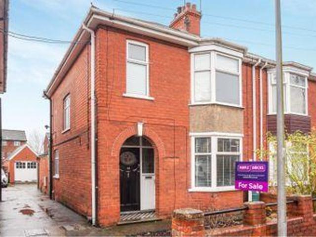 3 Bedrooms Semi detached house for sale in Butts Road, Barton Upon Humber DN18
