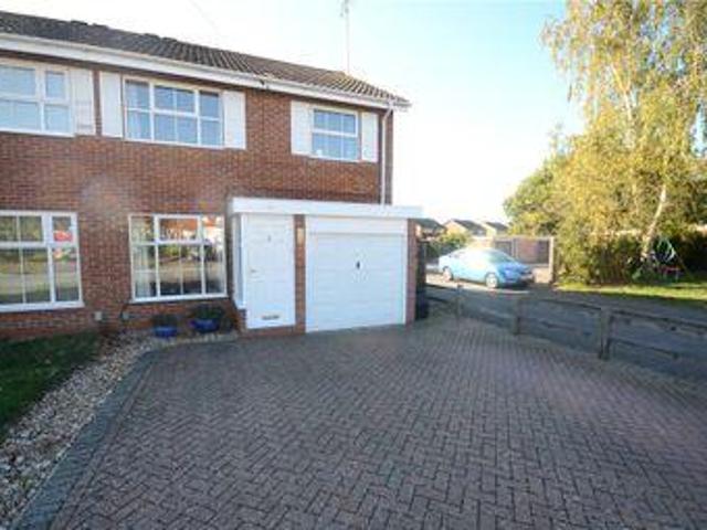 3 Bedrooms Semi detached house for sale in Buckden Close, Woodley, Reading RG5
