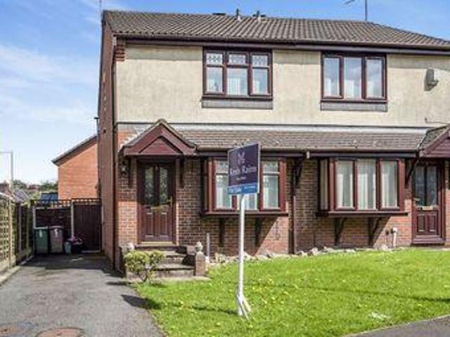 3 Bedrooms Semi detached house for sale in Buckingham Drive, St. Helens WA11