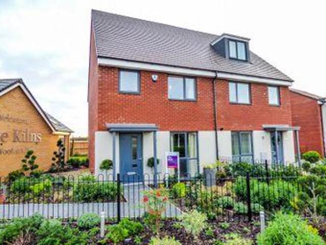 3 Bedrooms Semi detached house for sale in Buckworth Drive, Wootton, Bedford MK43