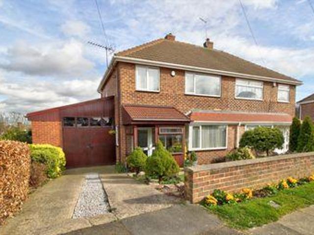 3 Bedrooms Semi detached house for sale in Burkinshaw Avenue, Rawmarsh, Rotherham S62