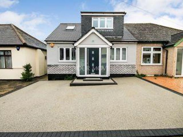 3 Bedrooms Semi detached house for sale in Burnway, Hornchurch RM11