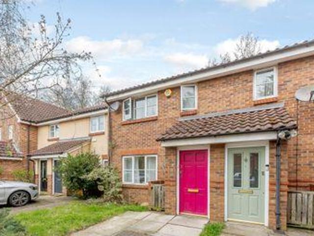 3 Bedrooms Semi detached house for sale in Burrow Road, London SE22