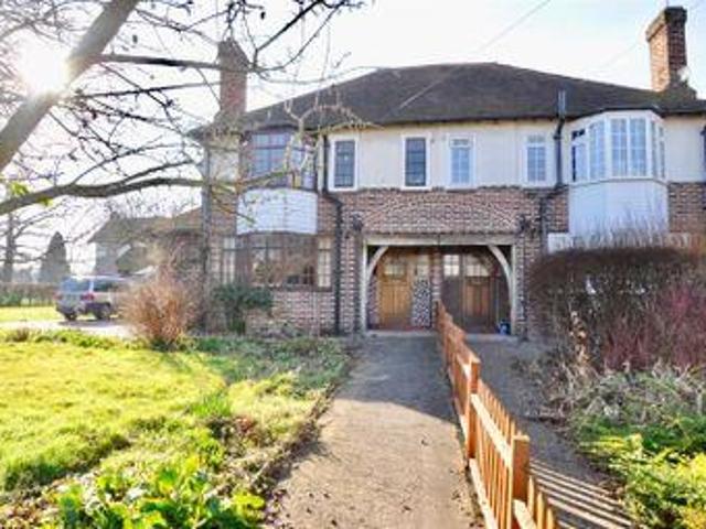 3 Bedrooms Semi detached house for sale in Burton Manor Road, Stafford ST17