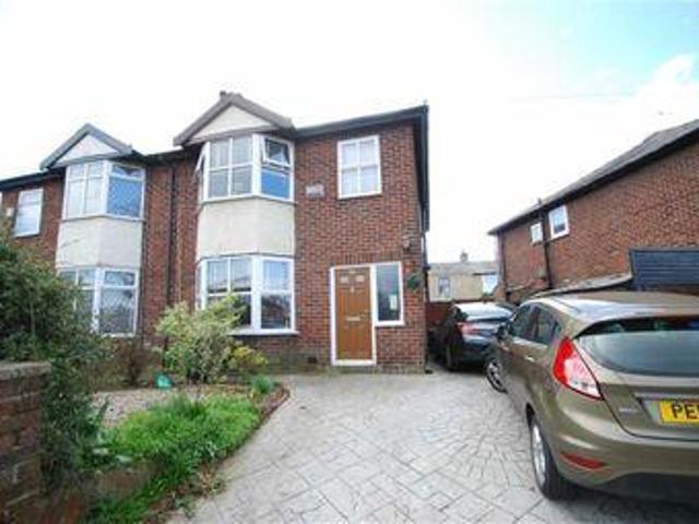 3 Bedrooms Semi detached house for sale in Bury Road, Tottington, Bury BL8