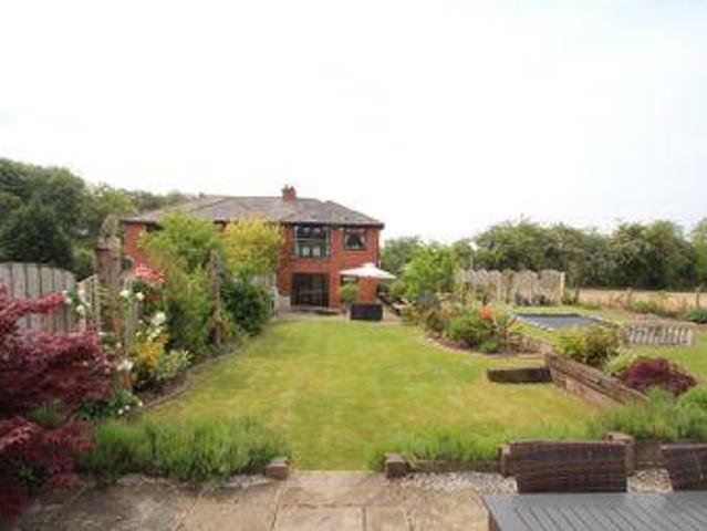 3 Bedrooms Semi detached house for sale in Bury & Rochdale Old Road, Birtle, Greater Manchester OL10