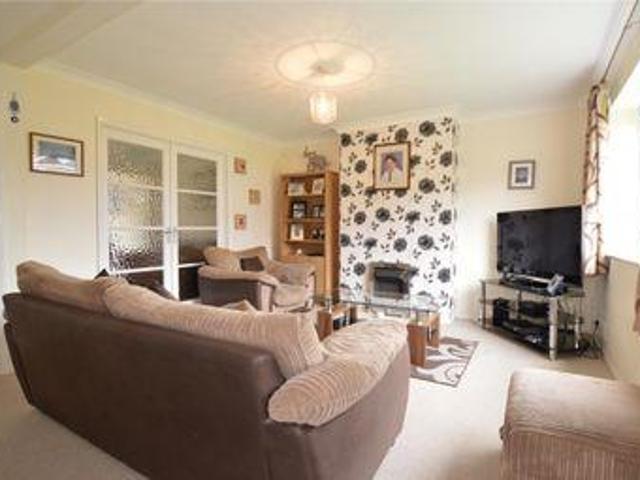 3 Bedrooms Semi detached house for sale in Goldcrest Road, Chipping Sodbury BS37
