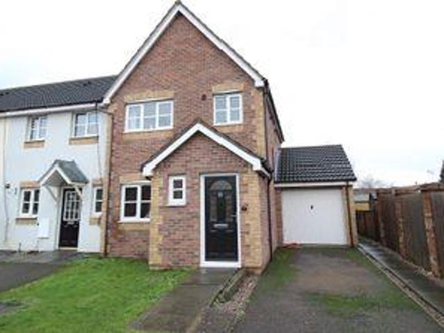 3 Bedrooms Semi detached house for sale in Golding Crescent, Burton On Trent DE14