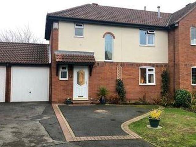3 Bedrooms Semi detached house for sale in Gawsworth Close, Alsager, Stoke On Trent, Cheshire ST7