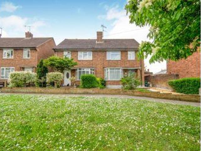 3 Bedrooms Semi detached house for sale in Gaddesden Crescent, Watford WD25