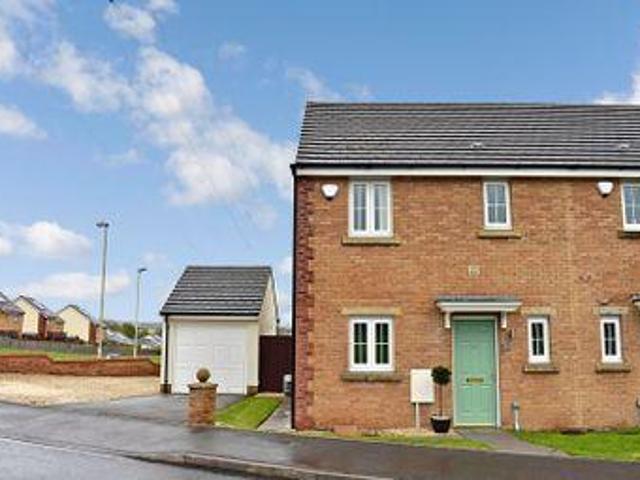 3 Bedrooms Semi detached house for sale in Gallt Y Ddrudwen, Broadlands, Bridgend. CF31