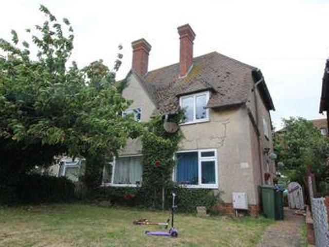 3 Bedrooms Semi detached house for sale in Gibbon Road, Newhaven BN9