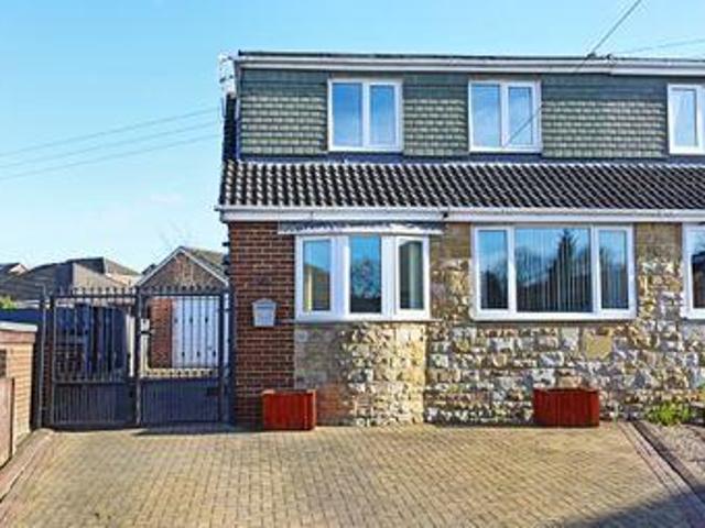 3 Bedrooms Semi detached house for sale in Gillion Crescent, Durkar, Wakefield WF4