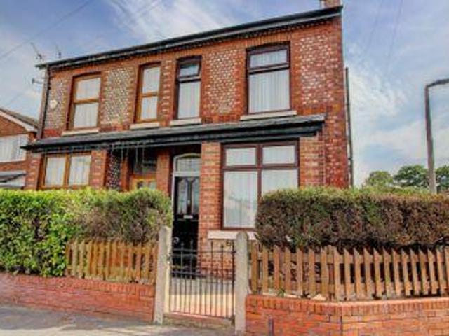 3 Bedrooms Semi detached house for sale in Glebelands Road, Sale M33
