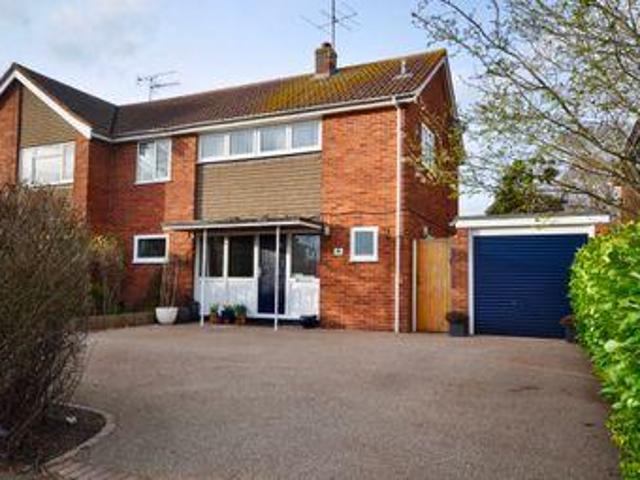 3 Bedrooms Semi detached house for sale in Glendevon Road, Woodley, Reading RG5