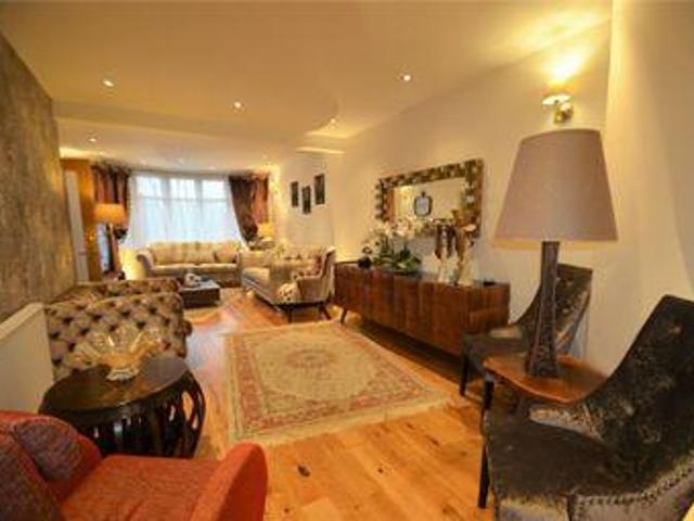 3 Bedrooms Semi detached house for sale in Glendor Gardens, Mill Hill NW7
