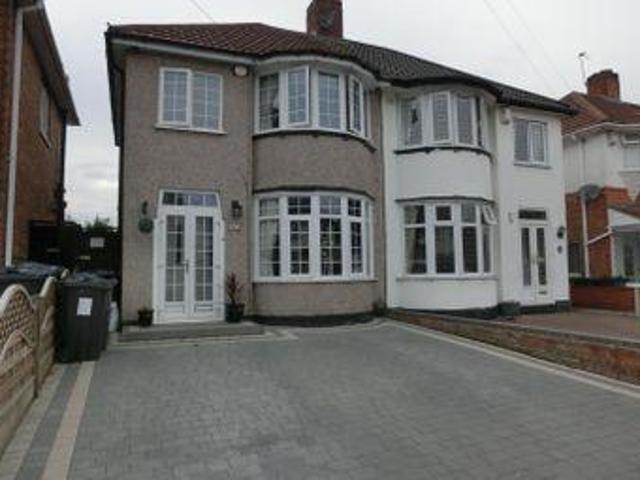 3 Bedrooms Semi detached house for sale in Gleneagles Road, Birmingham B26