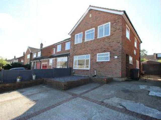 3 Bedrooms Semi detached house for sale in Gloucester Avenue, Chelmsford CM2