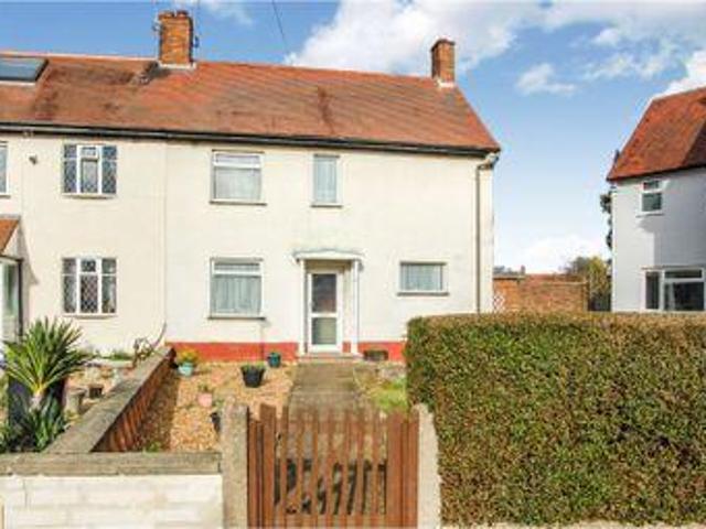 3 Bedrooms Semi detached house for sale in Gloucester Close, Northampton NN4
