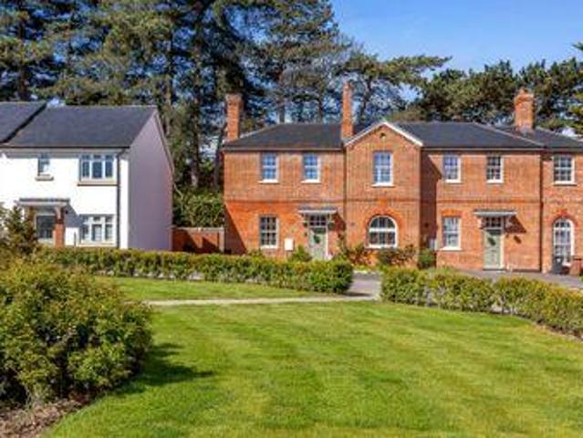 3 Bedrooms Semi detached house for sale in Grace Bartlett Gardens, Chelmsford CM2