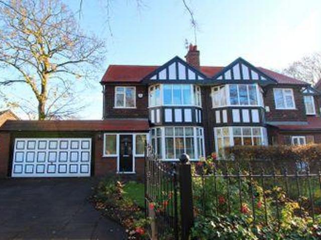 3 Bedrooms Semi detached house for sale in Granary Lane, Worsley, Manchester M28