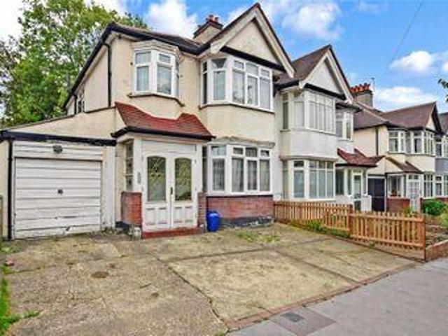 3 Bedrooms Semi detached house for sale in Grange Road, London SE19