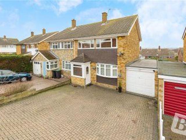 3 Bedrooms Semi detached house for sale in Grangeways Close, Gravesend DA11