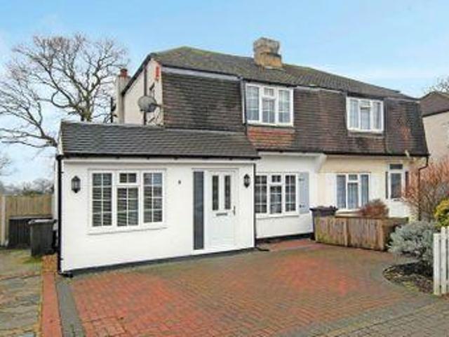 3 Bedrooms Semi detached house for sale in Grasmere Avenue, Crofton, Orpington BR6