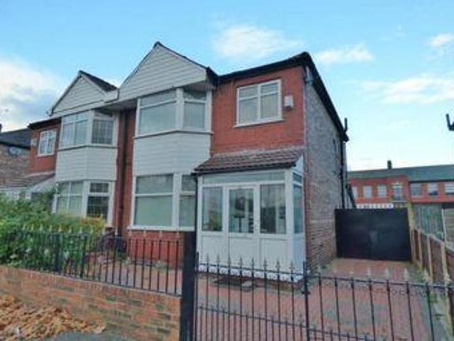 3 Bedrooms Semi detached house for sale in Great Stone Road, Stretford, Manchester, Greater Manchester M32