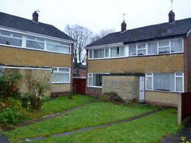 3 Bedrooms Semi detached house for sale in Green Close, Leeds LS6