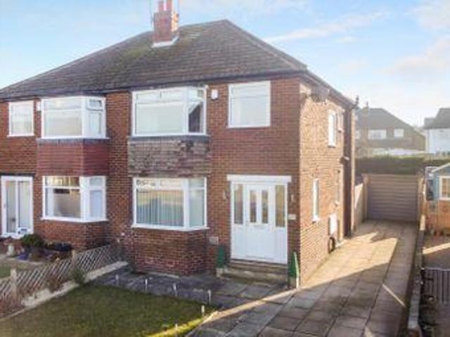3 Bedrooms Semi detached house for sale in Green Lane, Cookridge, Leeds LS16
