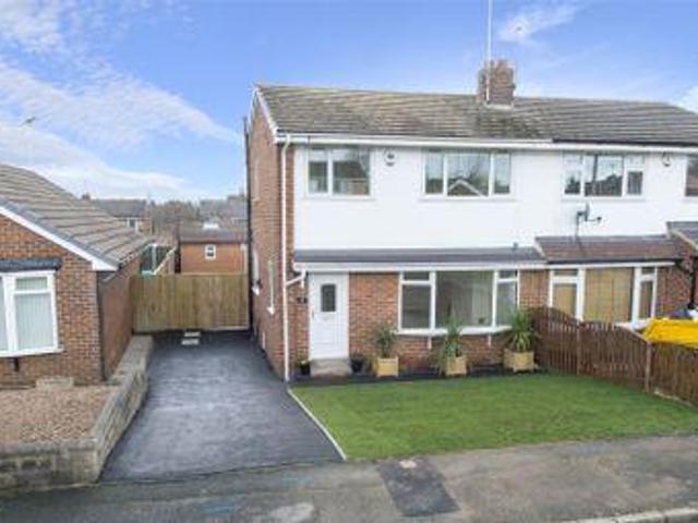 3 Bedrooms Semi detached house for sale in Greenbanks Close, Horsforth, Leeds, West Yorkshire LS18