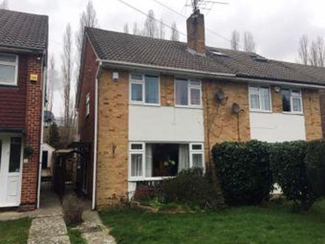3 Bedrooms Semi detached house for sale in Greencroft Gardens, Reading RG30
