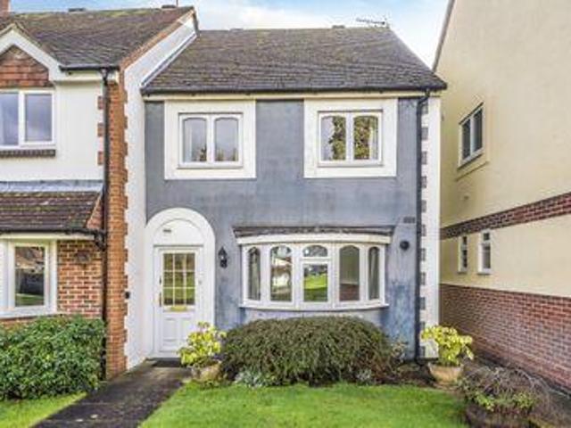 3 Bedrooms Semi detached house for sale in Grenehurst Way, Petersfield GU31