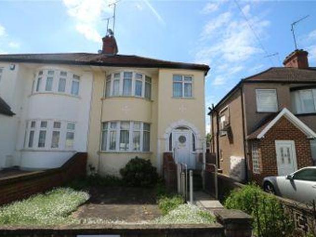 3 Bedrooms Semi detached house for sale in Grove Crescent, London NW9