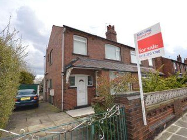 3 Bedrooms Semi detached house for sale in Grovehall Drive, Leeds, West Yorkshire LS11