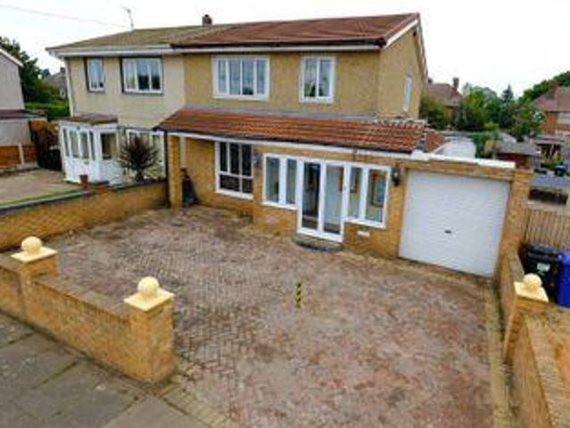 3 Bedrooms Semi detached house for sale in Guildford Road, Doncaster DN2