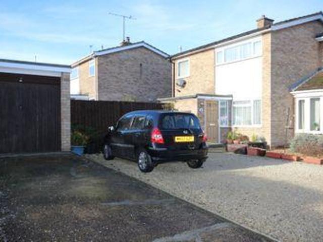 3 Bedrooms Semi detached house for sale in Dove House Close, Bromham, Bedford MK43