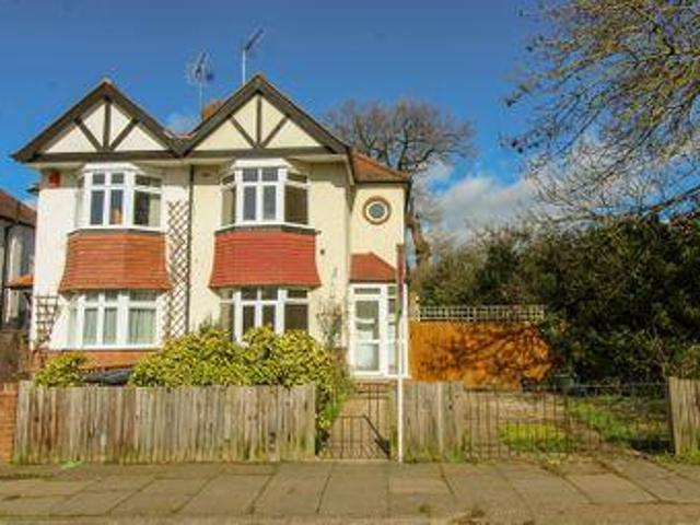 3 Bedrooms Semi detached house for sale in Dollis Brook Walk, Barnet EN5
